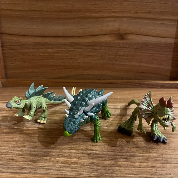 Jurassic World | Toys | Jurassic World Bendy Biters Stegosaurus ...